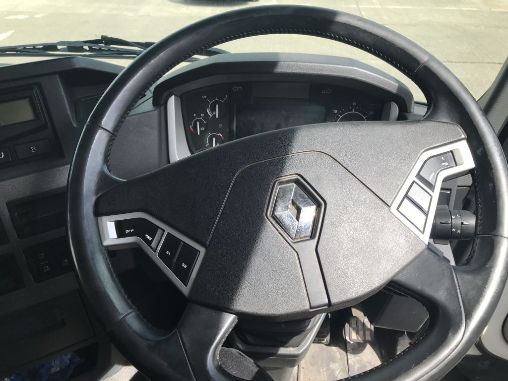 Used Renault Trucks T460 - RH Commercial Vehicles