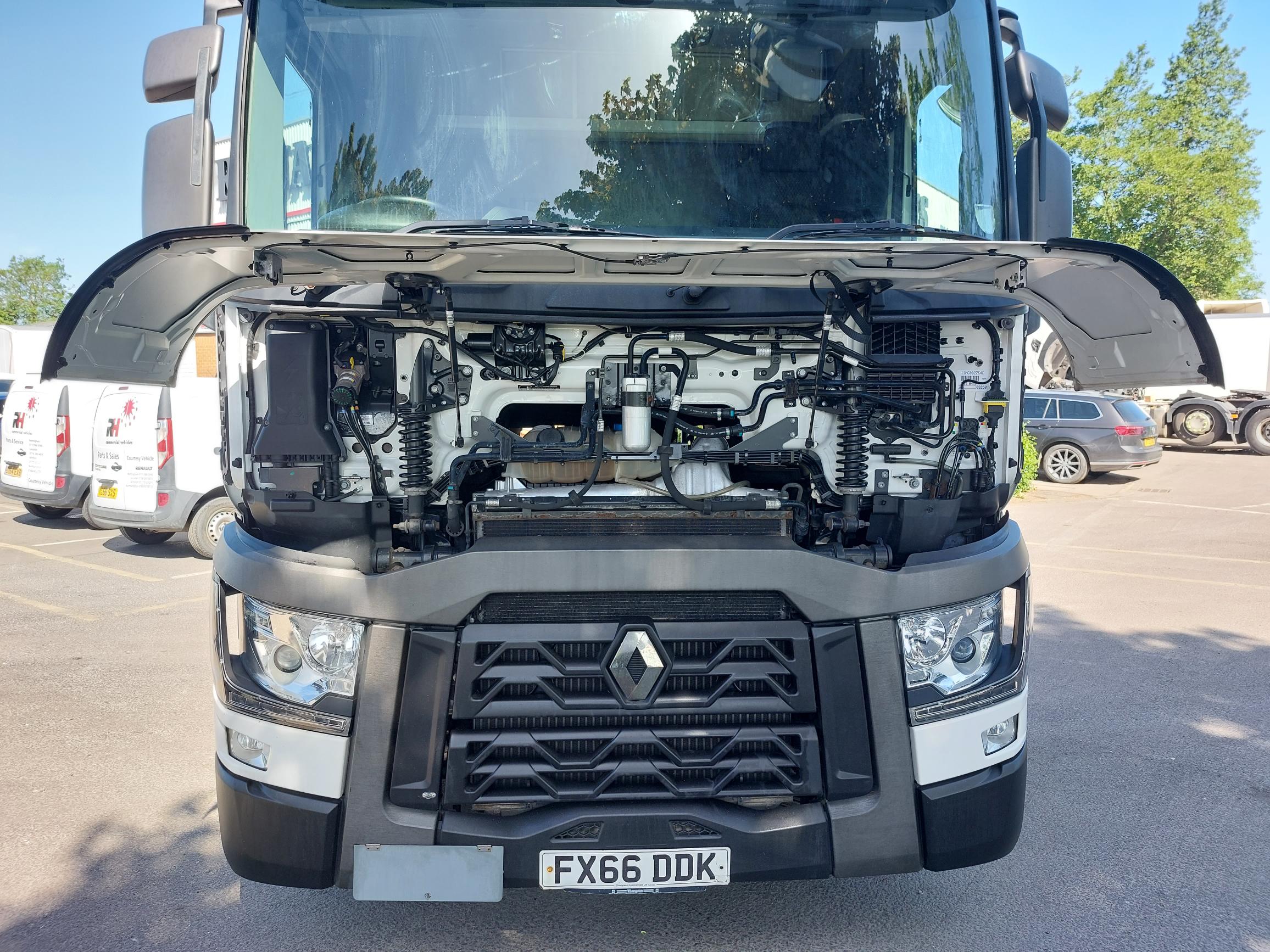 Used Renault Trucks T460 - RH Commercial Vehicles