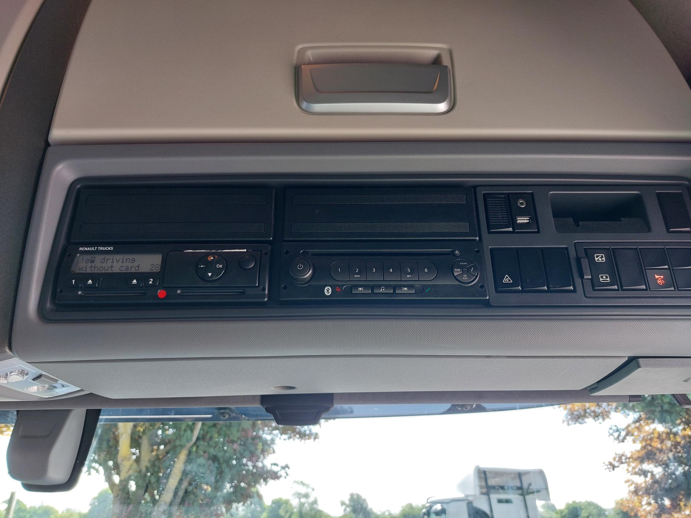 Used Renault Trucks T460 - RH Commercial Vehicles