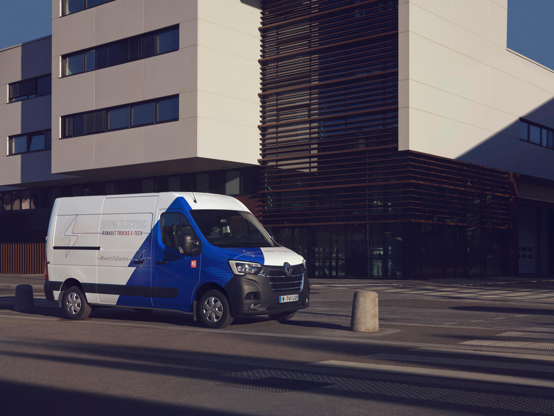 Renault E-Tech Master Van - RH Commercial Vehicles