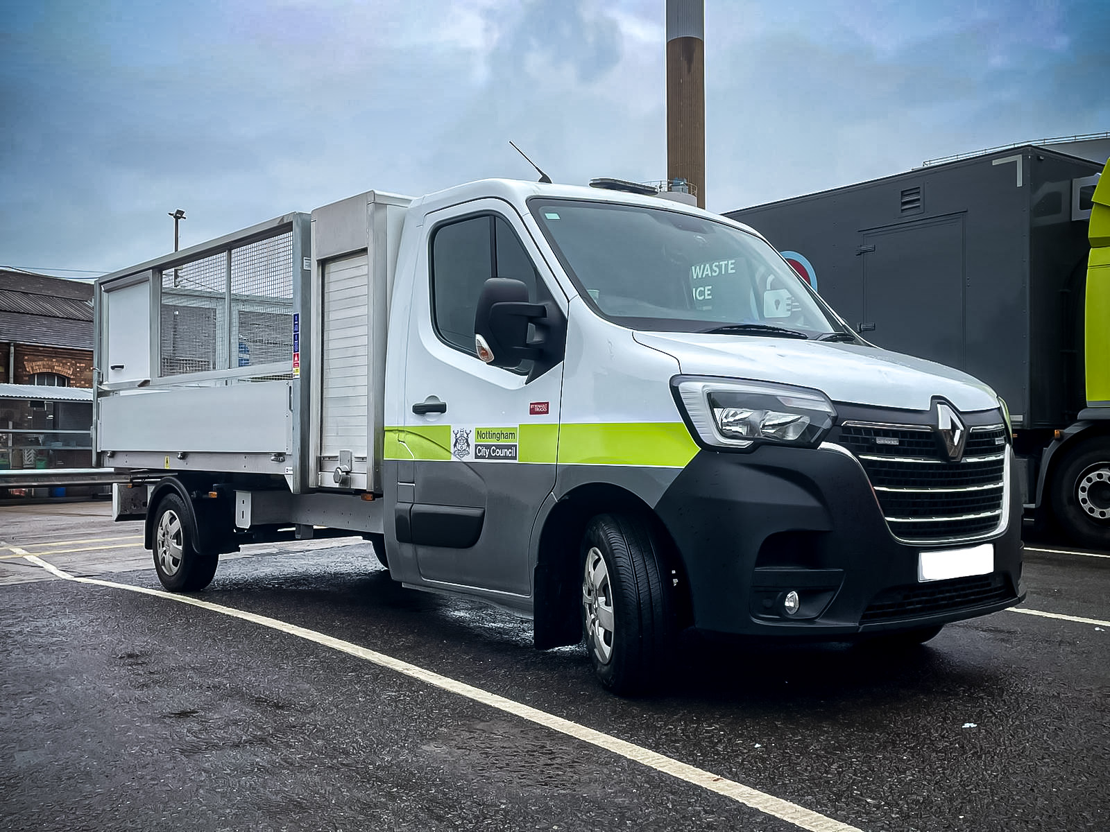 Nottingham City Council adds its first Renault Trucks E-Tech Master ...
