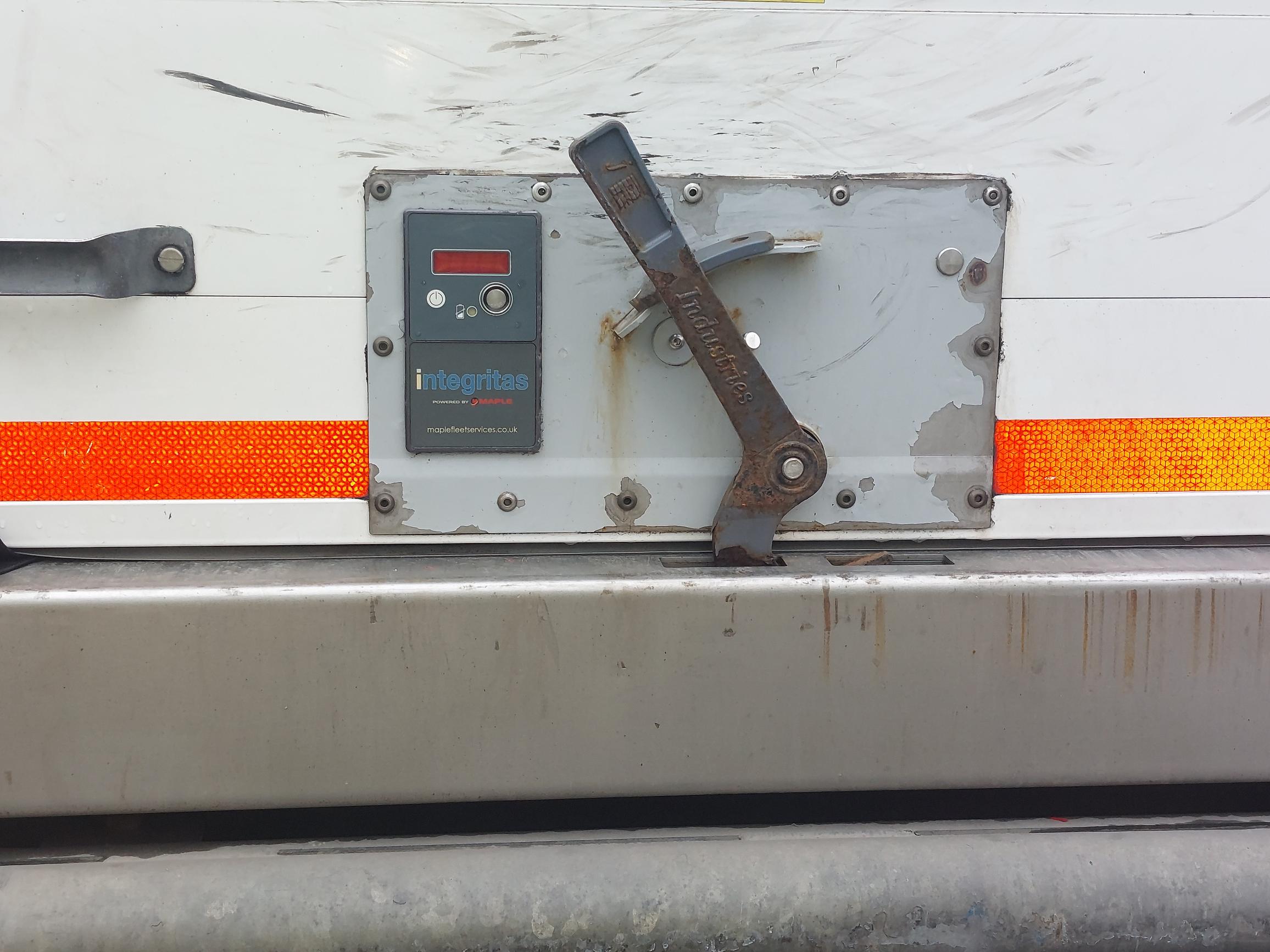 Renault Trucks D18W Fridge | Freezer - RH Commercial Vehicles