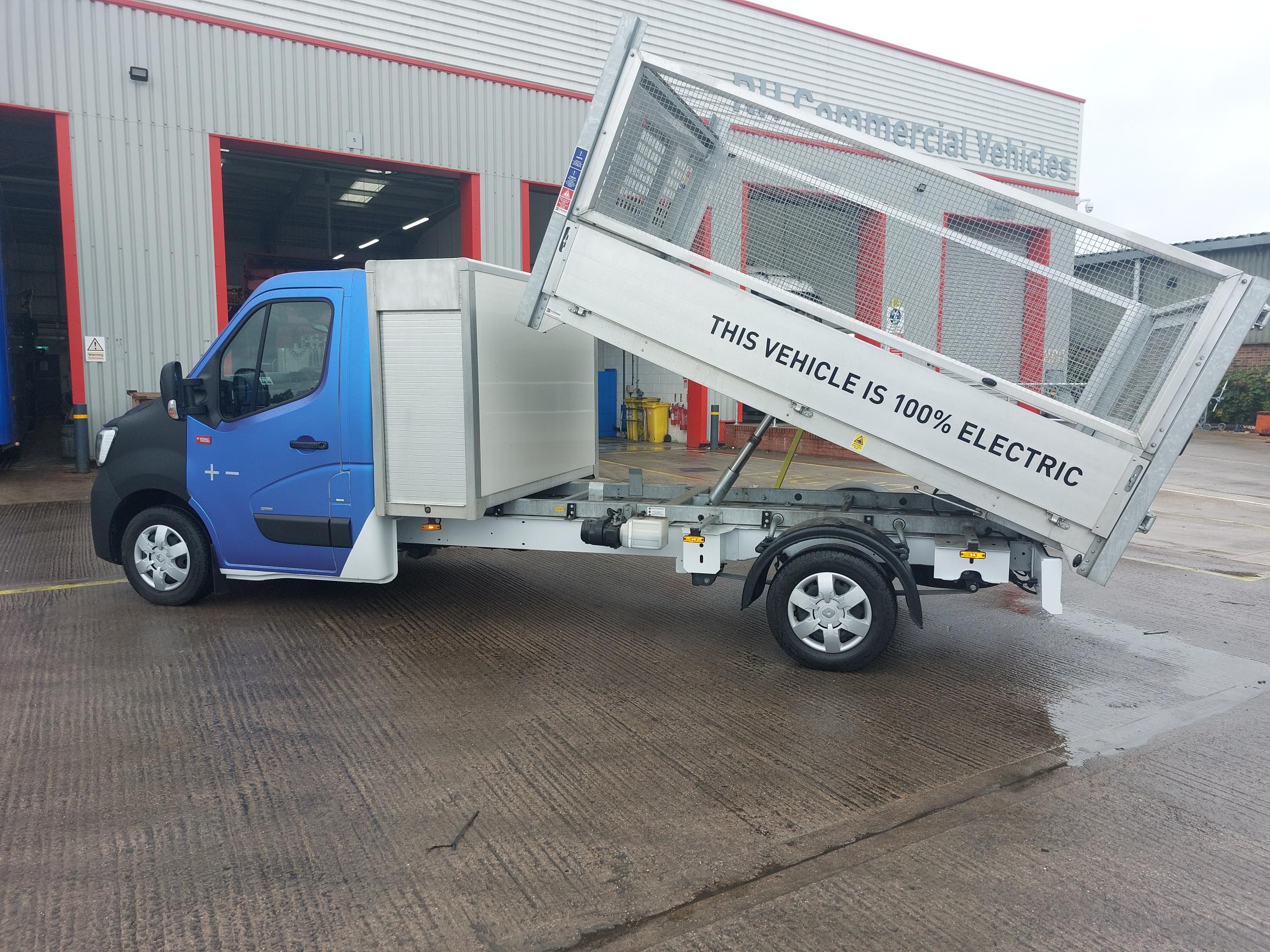 Renault Trucks Master 35 L3H1 Electric caged tipper - RH Commercial ...